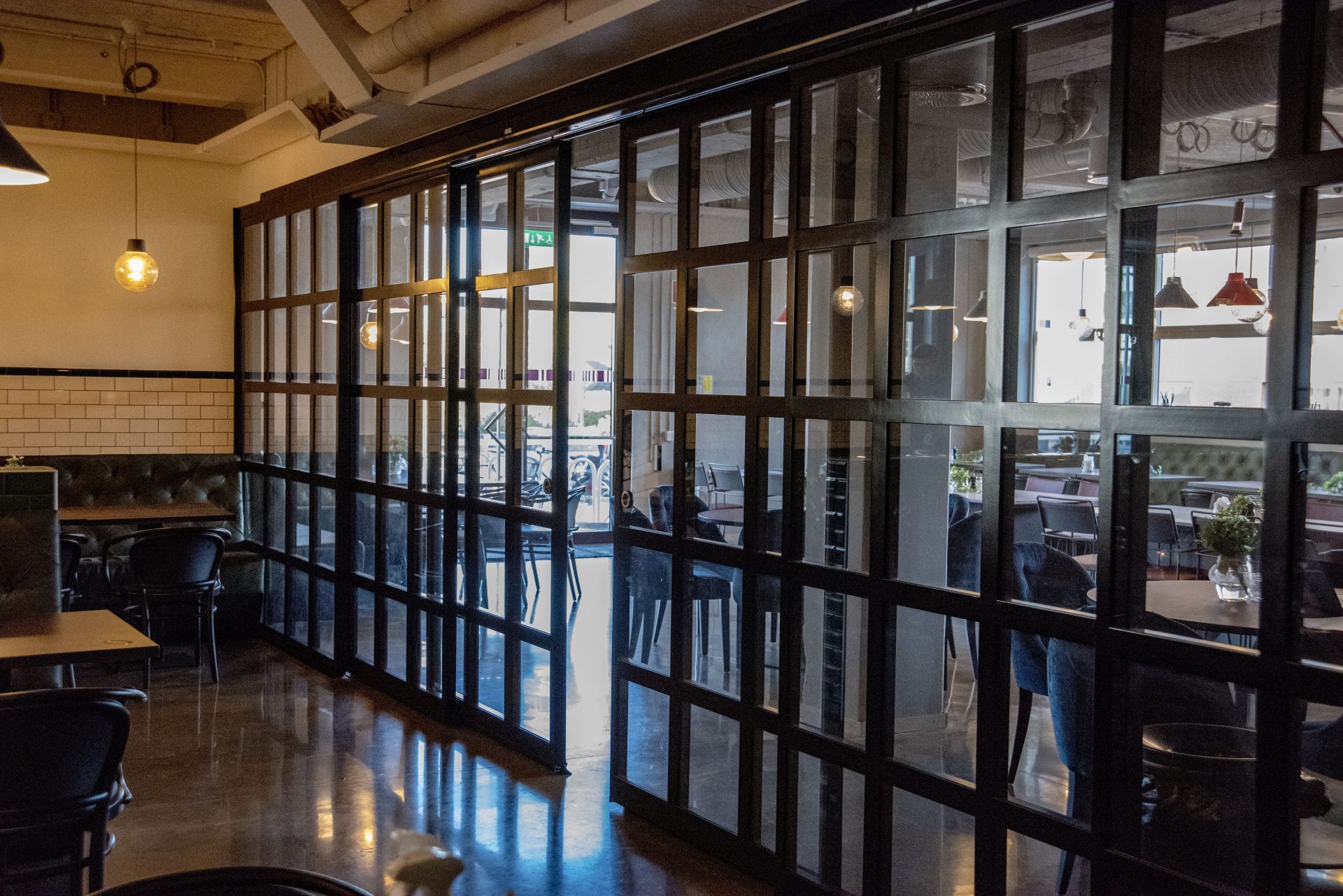 Steel sliding doors for industry and machine halls - EAB