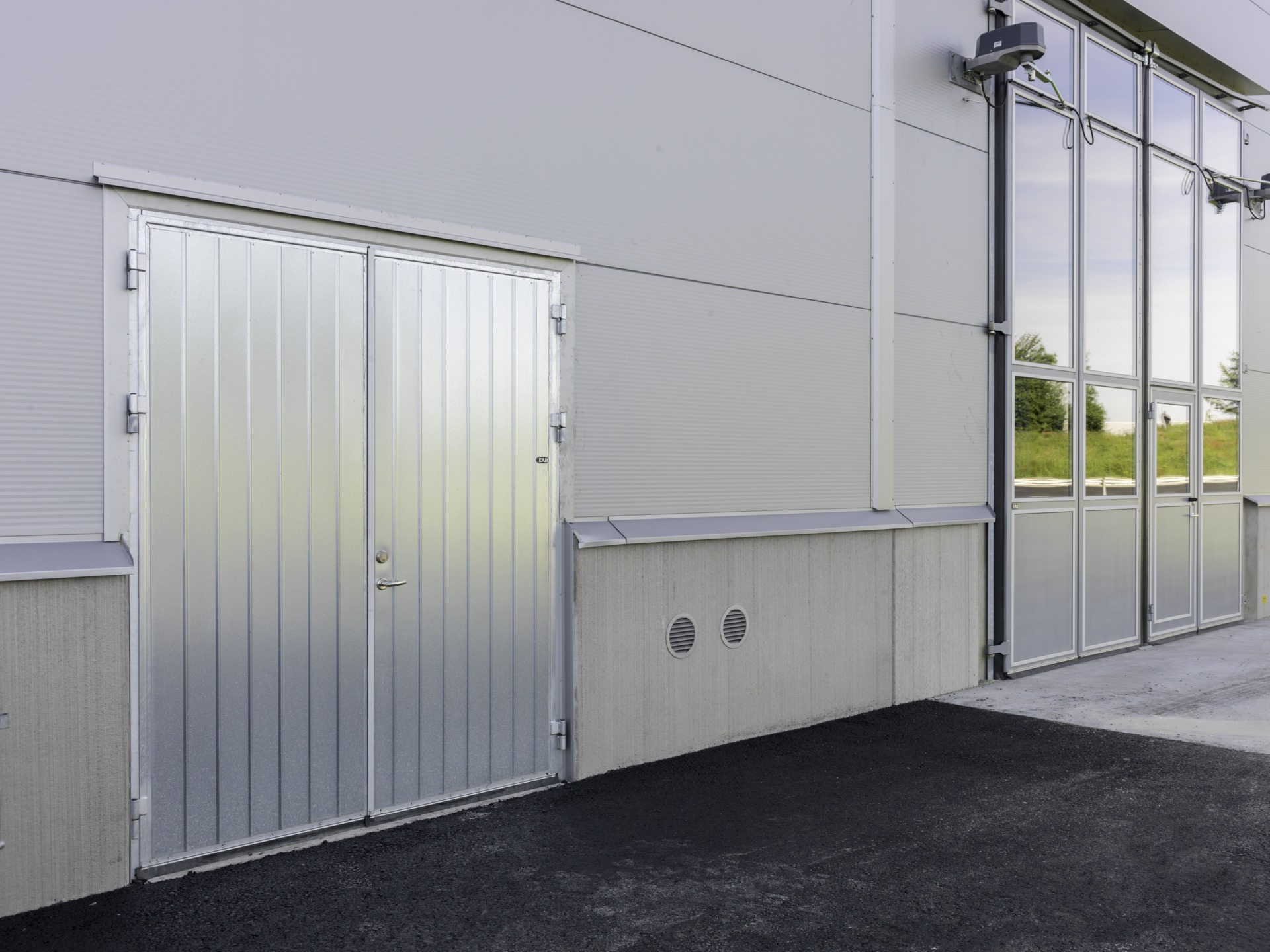 Side hung doors and steel doors - EAB